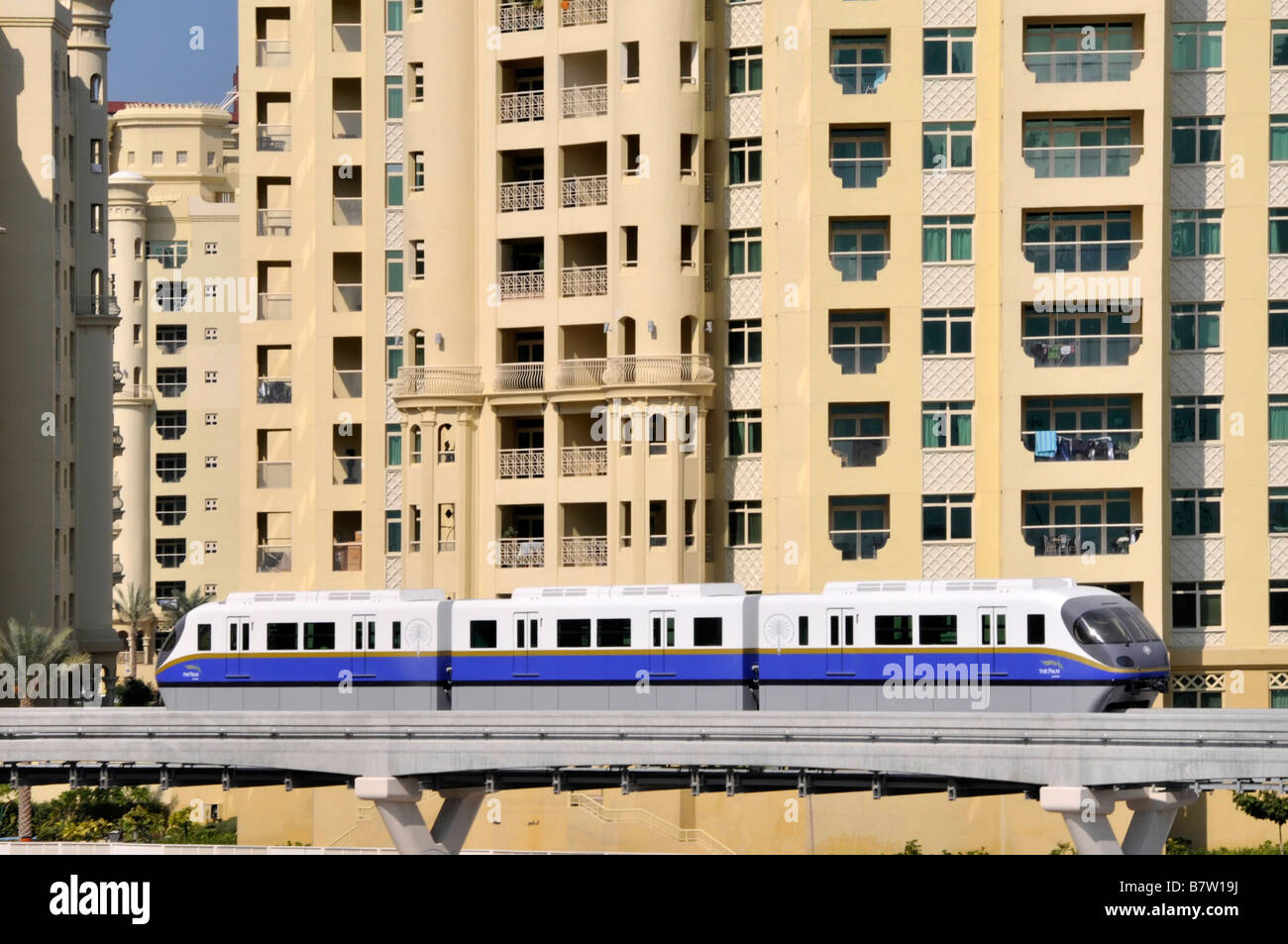 Dubai Palm Jumeirah monorail train in 2009 which will link into the new ...