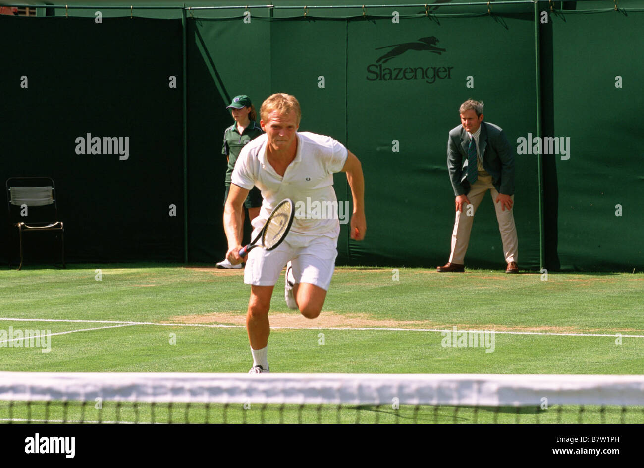 Wimbledon 2004 paul bettany hi-res stock photography and images - Alamy
