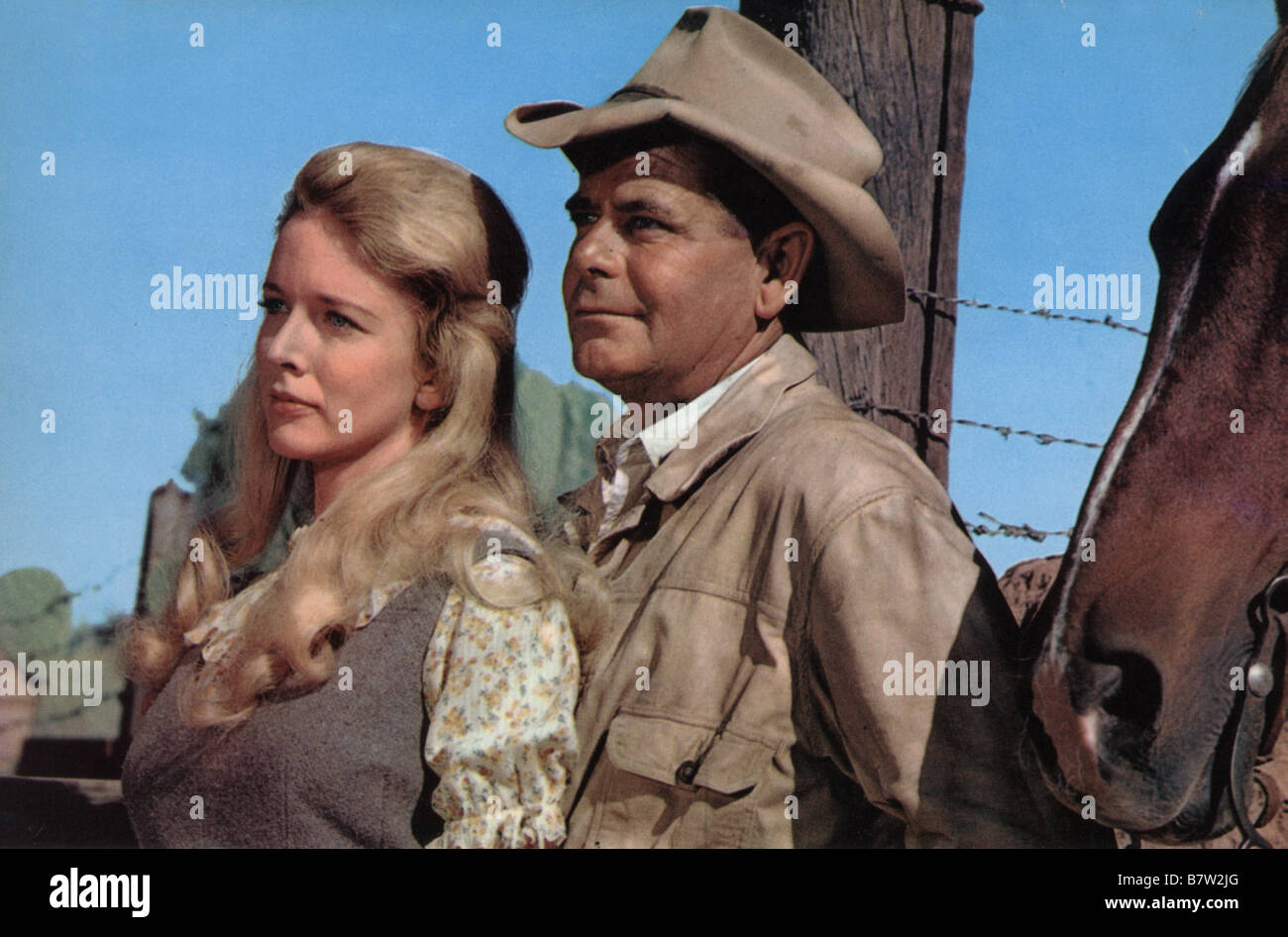 Director jerry thorpe hi-res stock photography and images - Alamy
