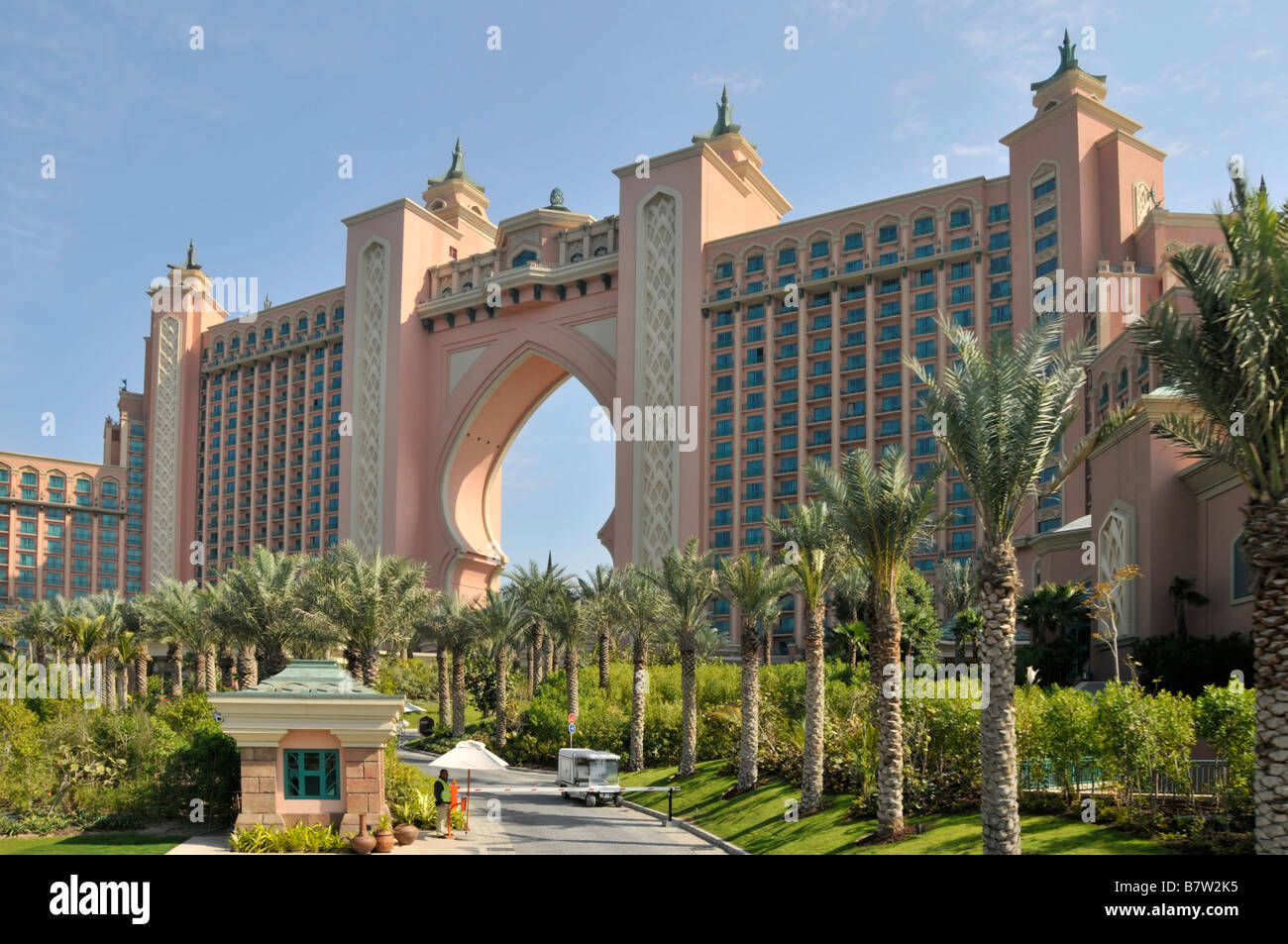 Dubai Atlantis the Palm Hotel and resort complex Stock Photo - Alamy
