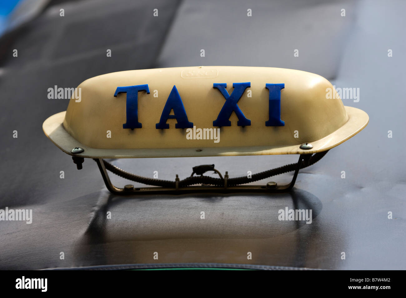 Tuk tuk sign hi-res stock photography and images - Alamy