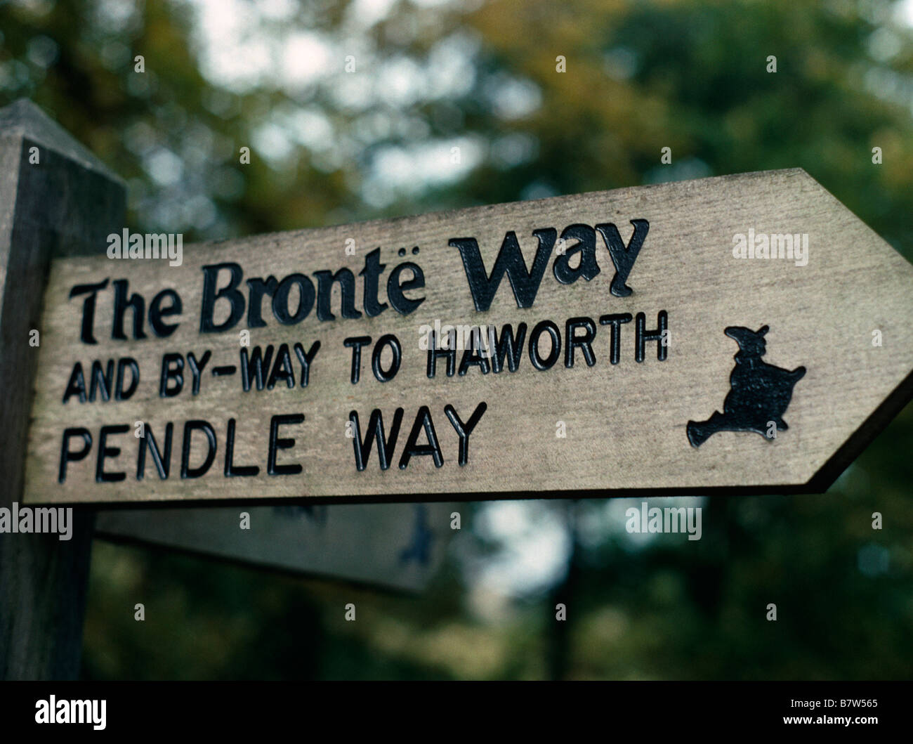 Pendle way sign hi-res stock photography and images - Alamy