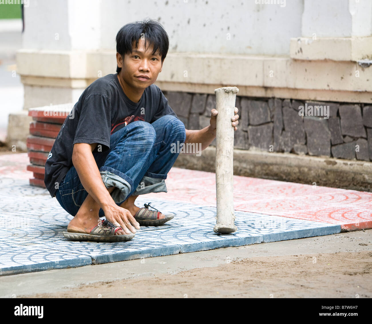 Hanoi pavement hi-res stock photography and images - Alamy
