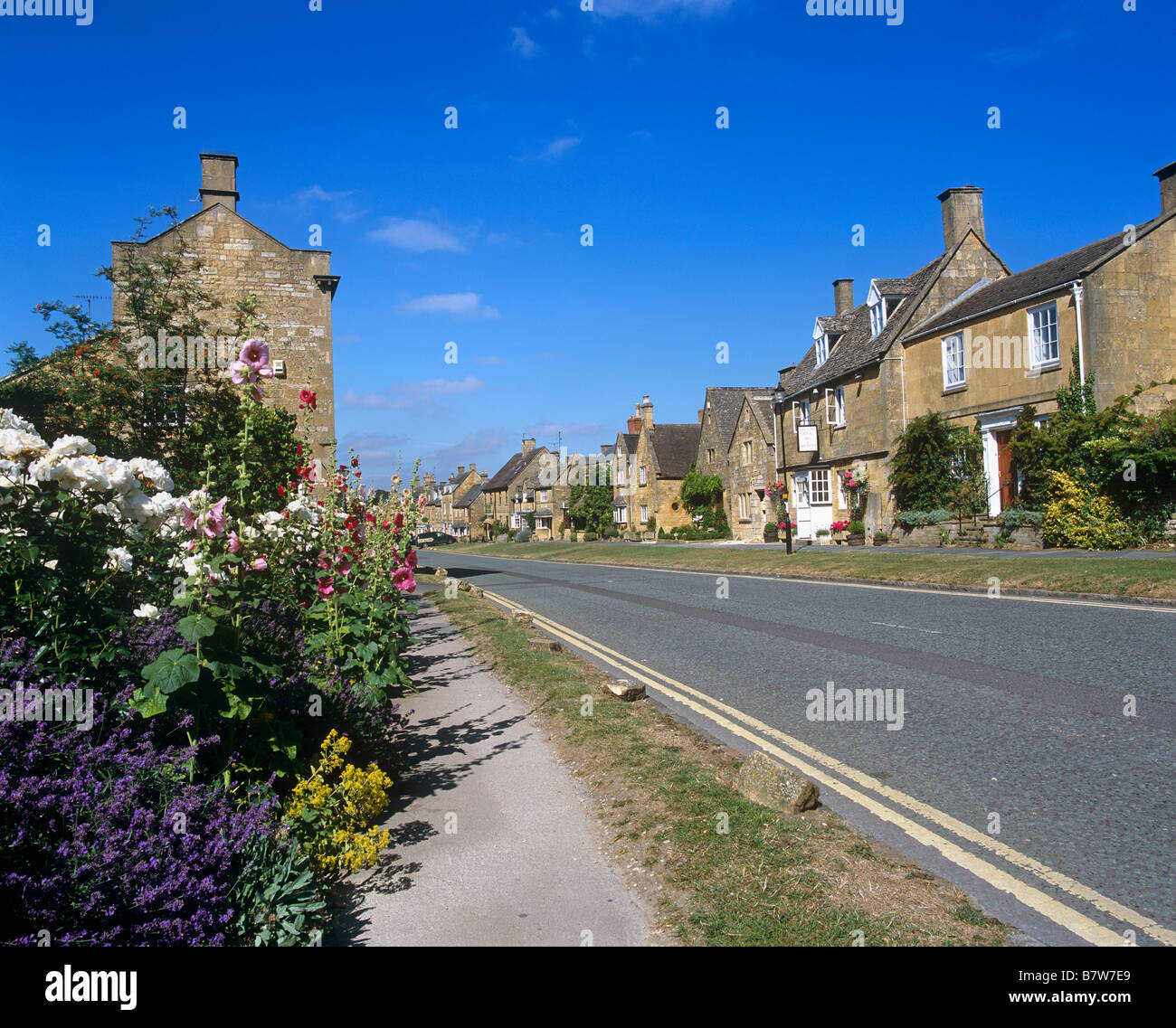 Broadway Warwickshire UK Stock Photo - Alamy