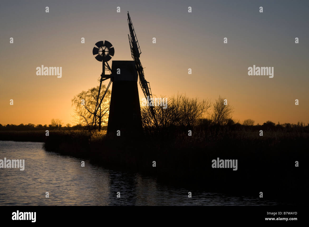 Outstanding sunsets hi-res stock photography and images - Alamy