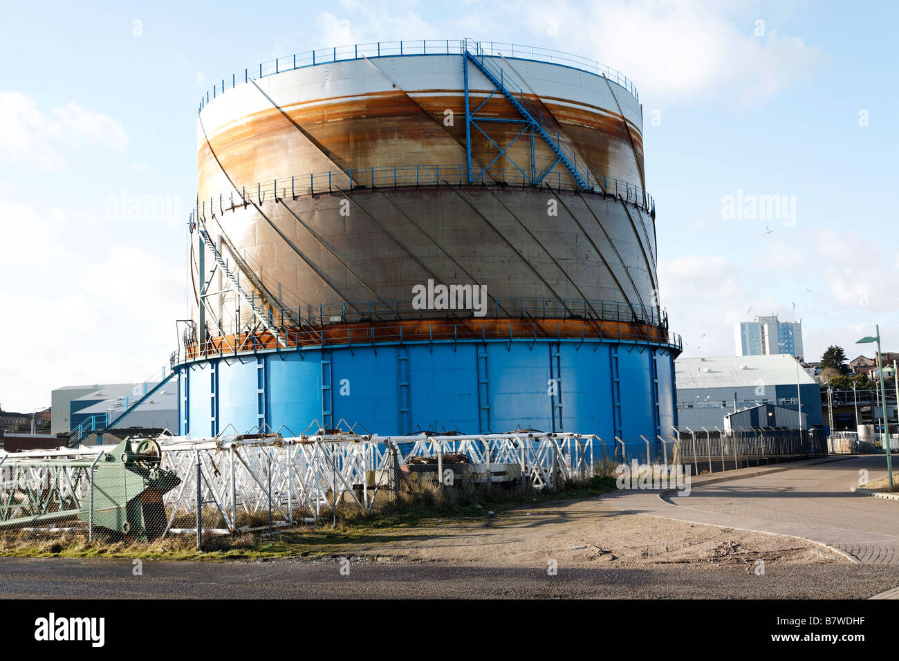 Gasometer england hi-res stock photography and images - Alamy