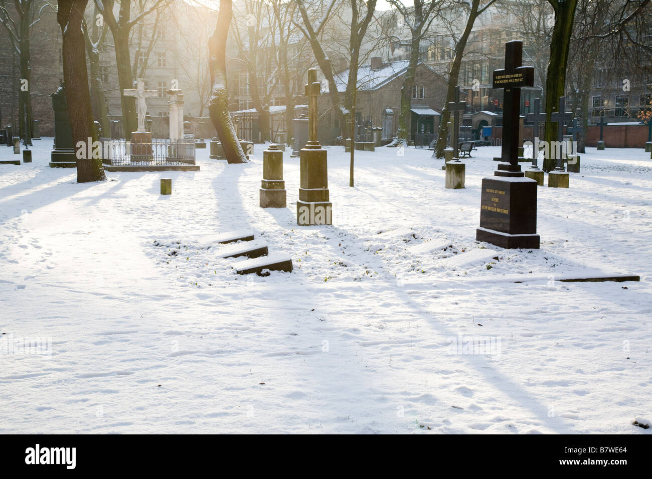 Cemetery in winter Stock Photo - Alamy