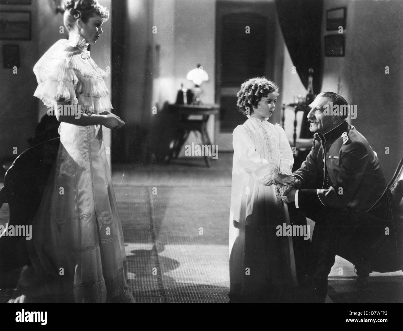 Wee Willie Winkie Year: 1937 USA Director: John Ford Shirley Temple ...