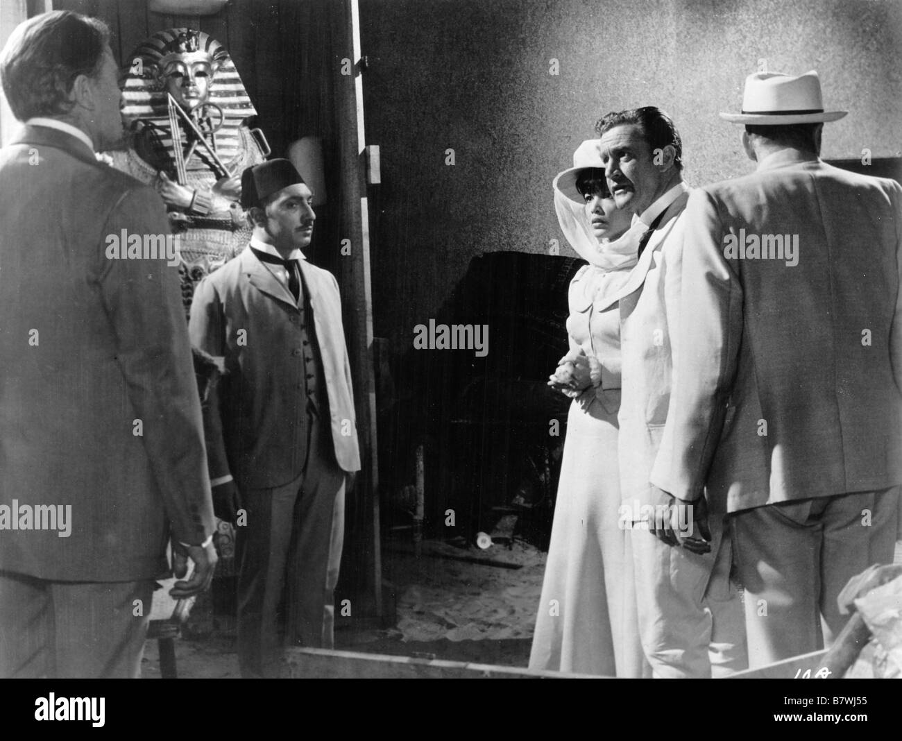 The Curse of The Mummy's Tomb Year: 1964 UK Ronald Howard, Georges ...