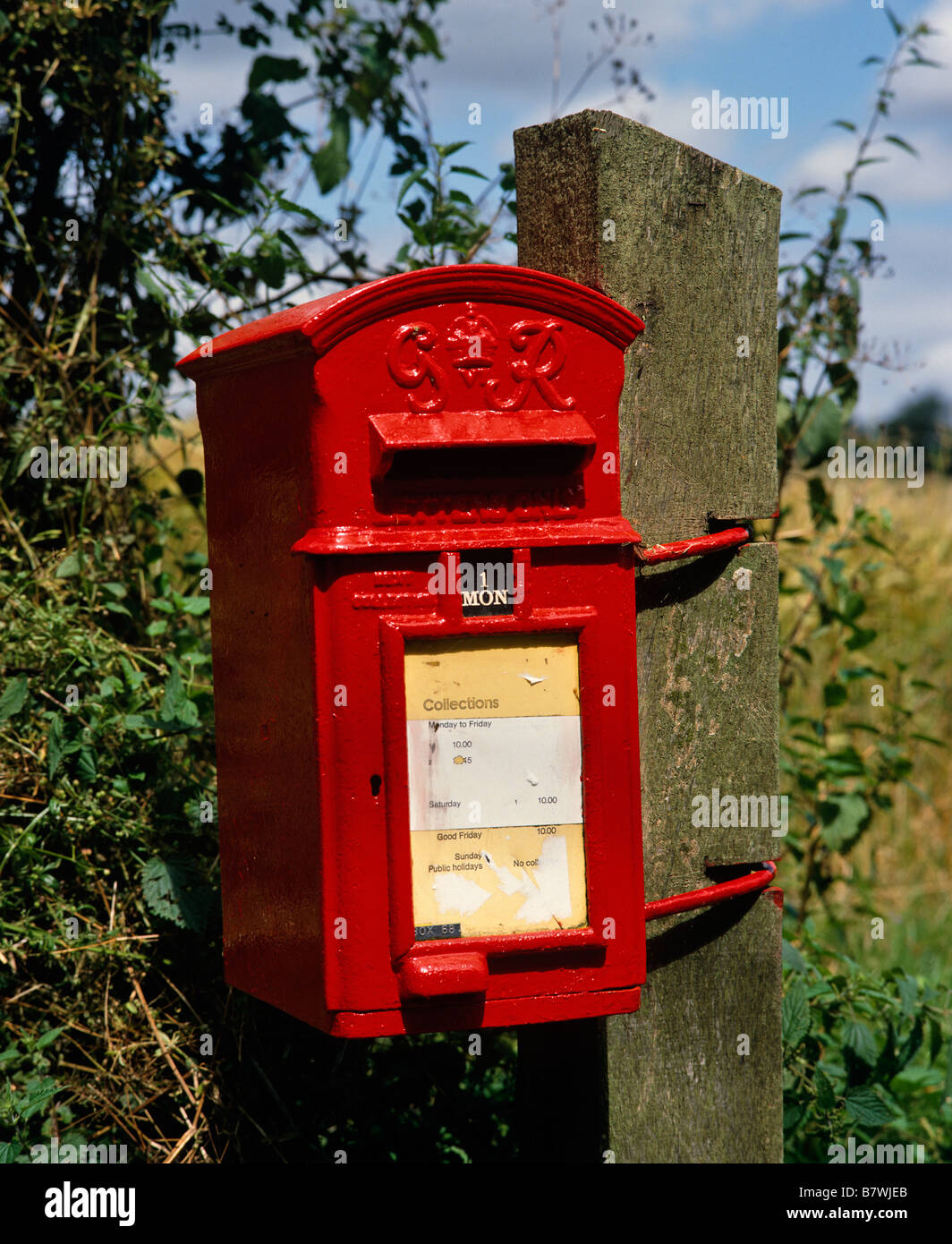 Old letterbox hi-res stock photography and images - Alamy