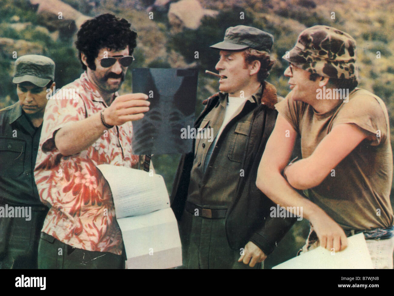 M.A.S.H. Year: 1970 USA Donald Sutherland Elliott Gould Director ...
