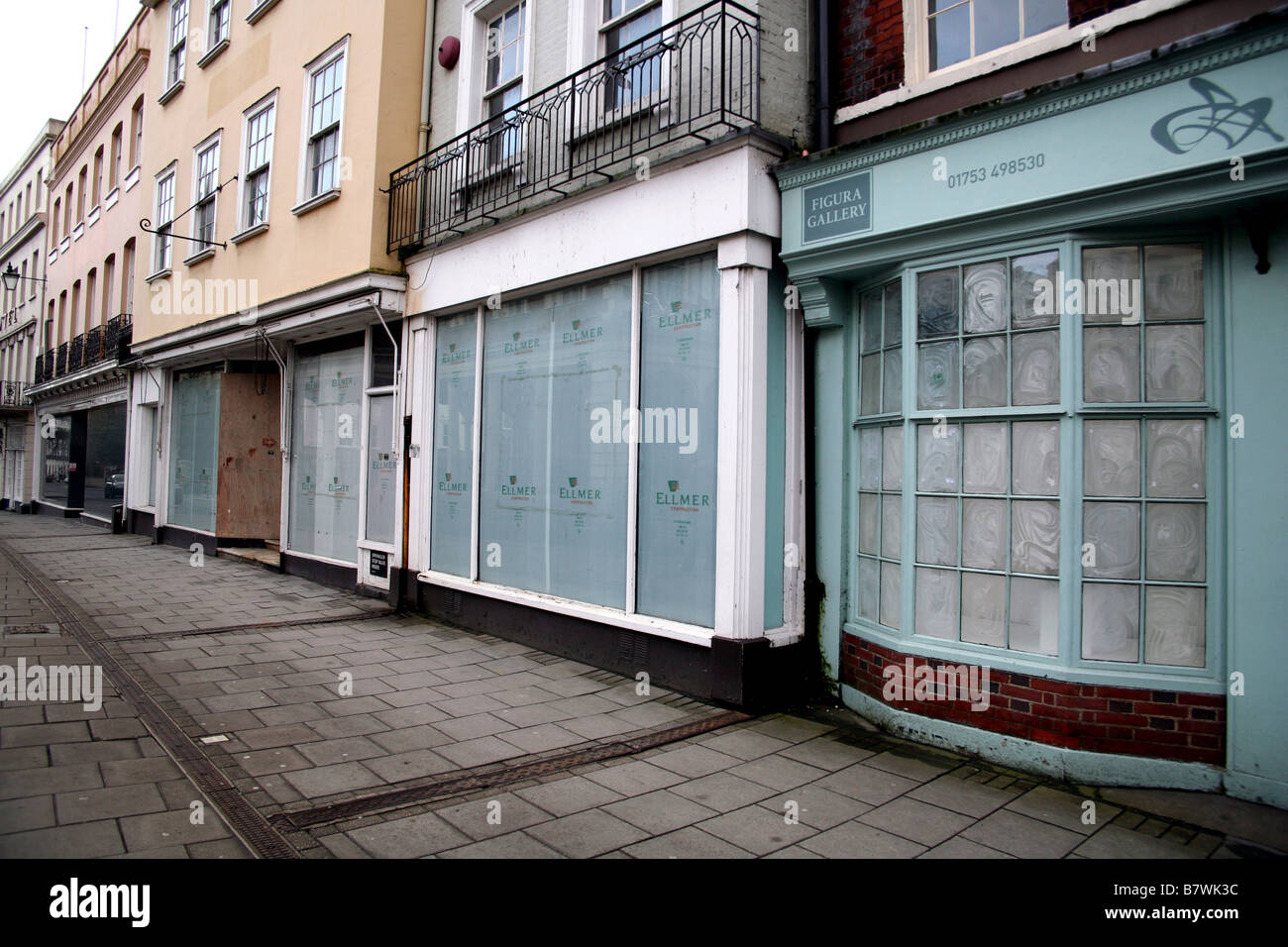 Closed shops in england hi-res stock photography and images - Alamy