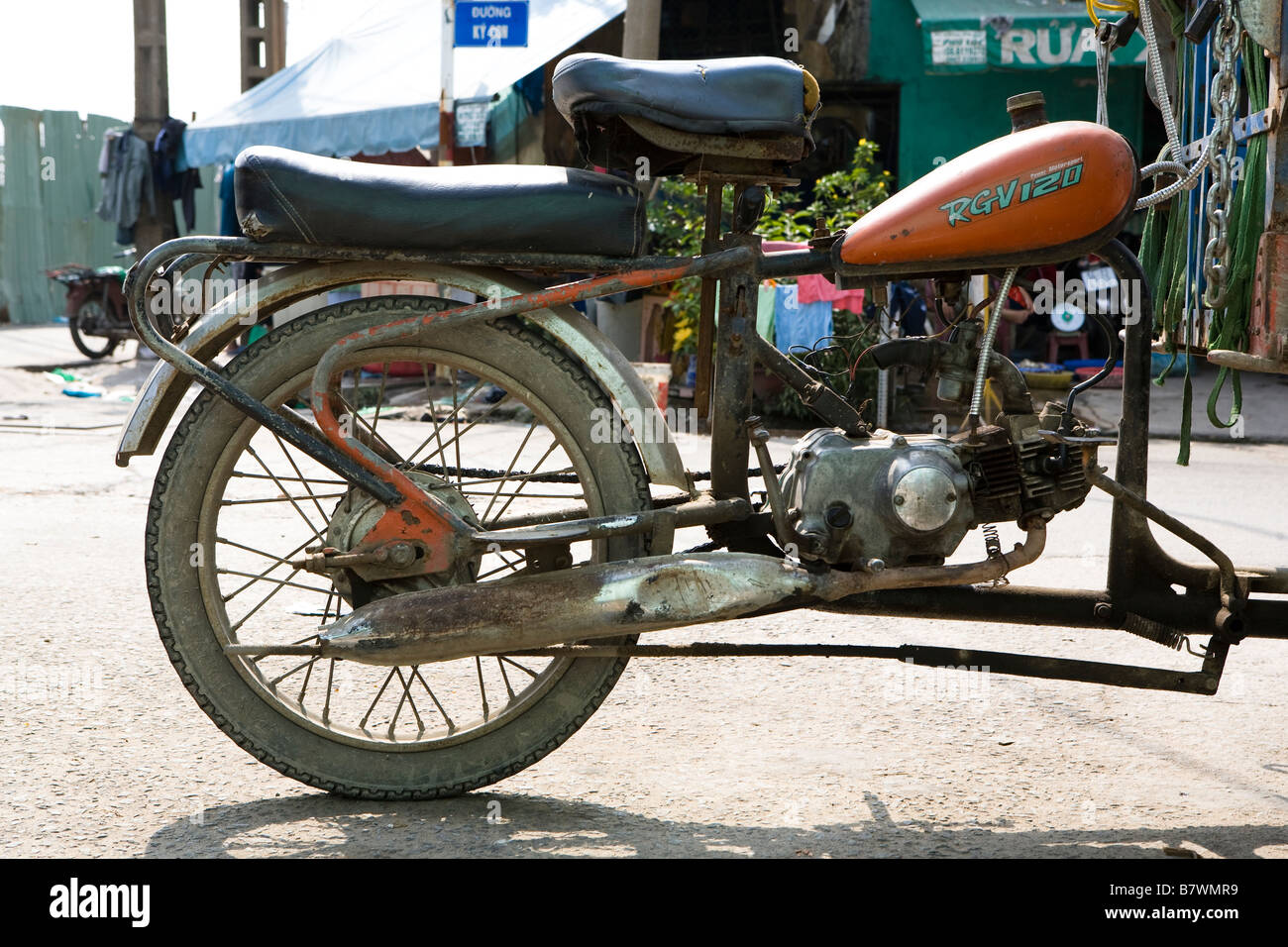 Old motorbike hi-res stock photography and images - Alamy