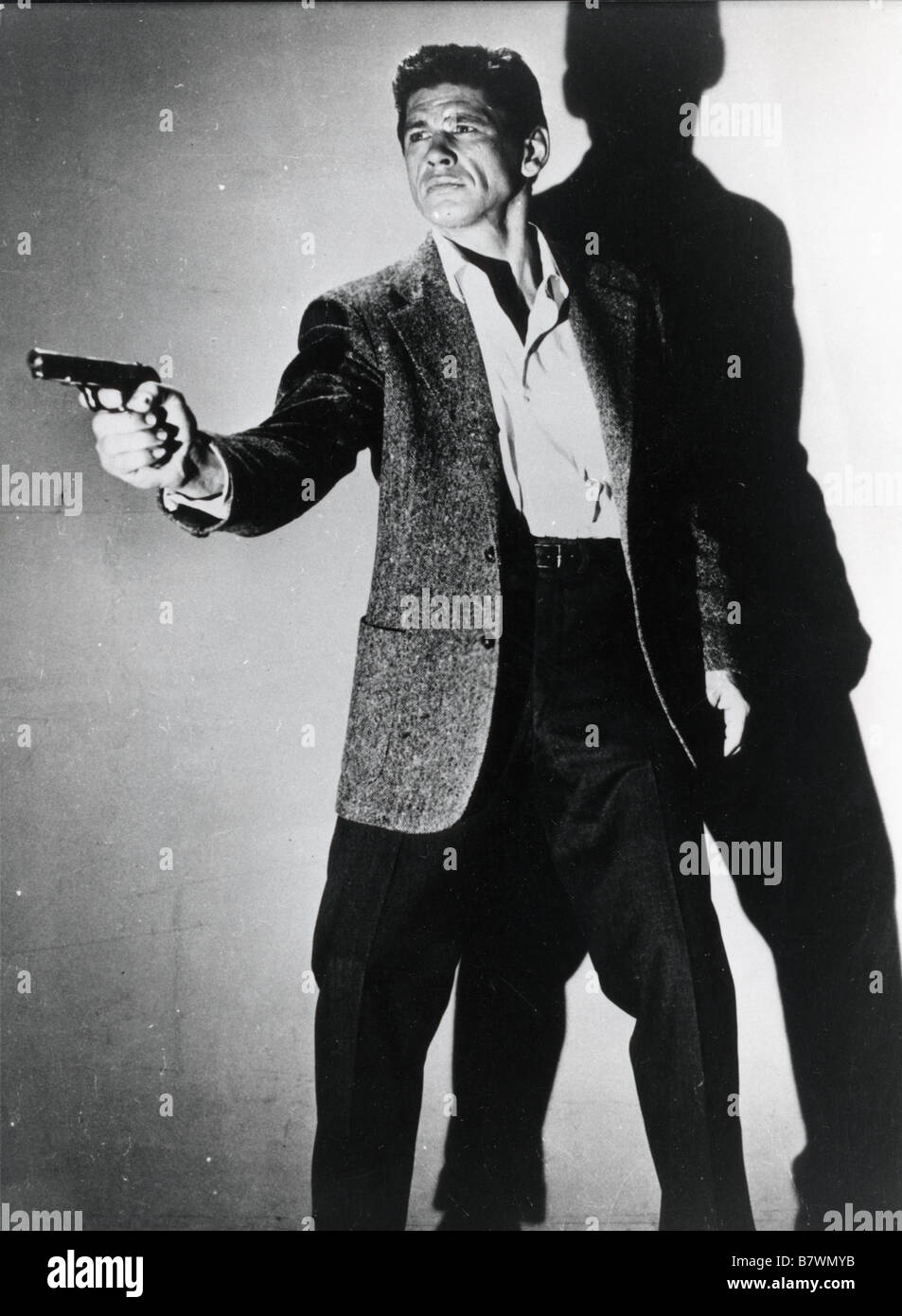 le syndicat du crime Gang War Year: 1958 USA Charles Bronson Director ...