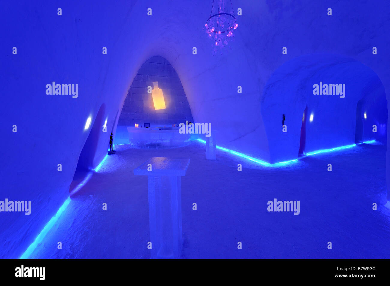 Ice hotel lobby hi-res stock photography and images - Alamy