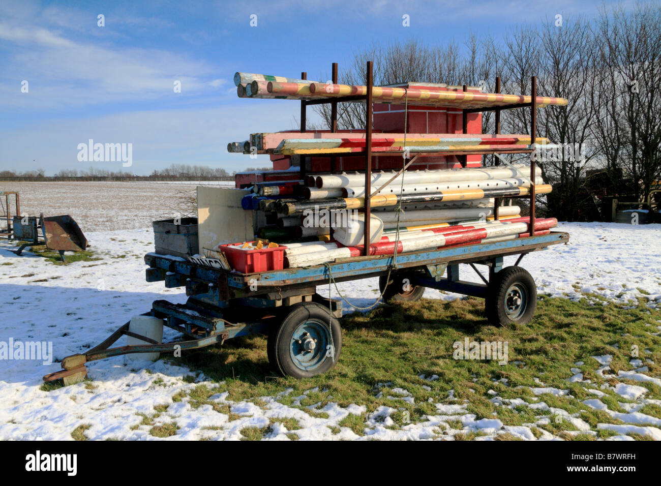 Jumping poles hi-res stock photography and images - Alamy