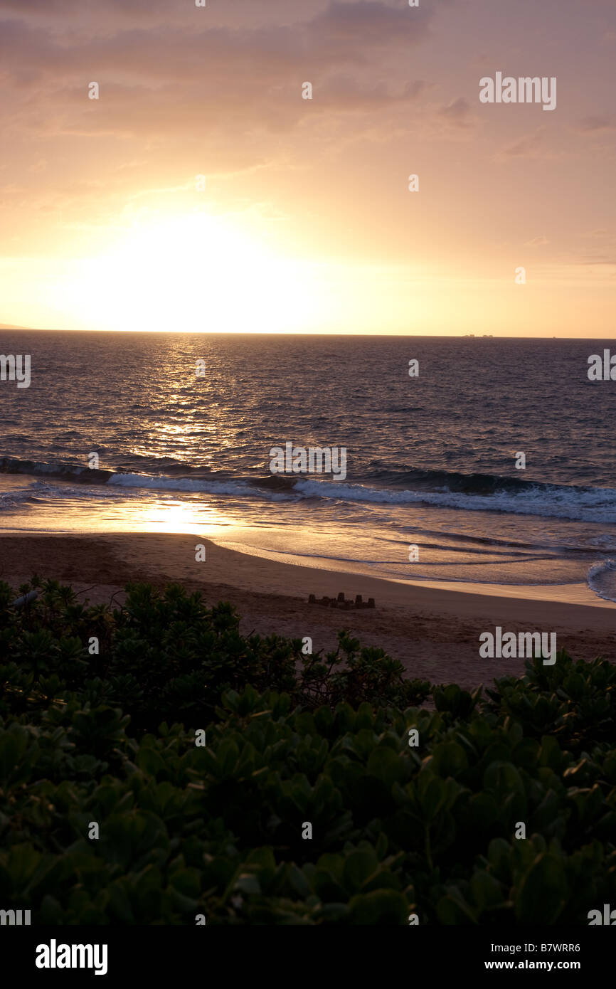 Maui paradise tropical sunset hi-res stock photography and images - Alamy