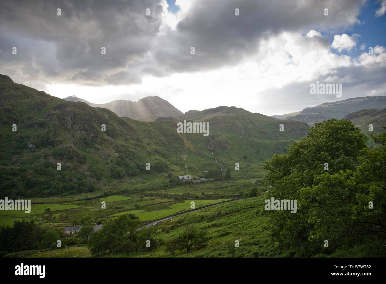 Snowdonia mountain range hi-res stock photography and images - Alamy