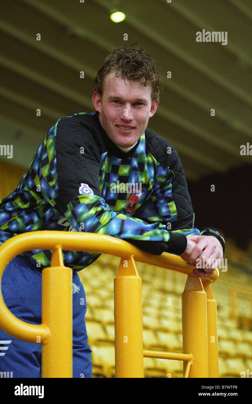 Wolves new goalkeeper Dave Beasant at Molineux 15 1 1993 Stock Photo ...
