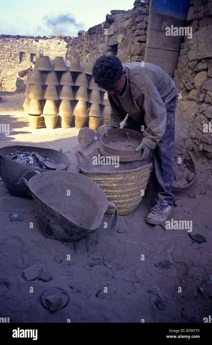 Child labor Cairo Egypt Stock Photo - Alamy