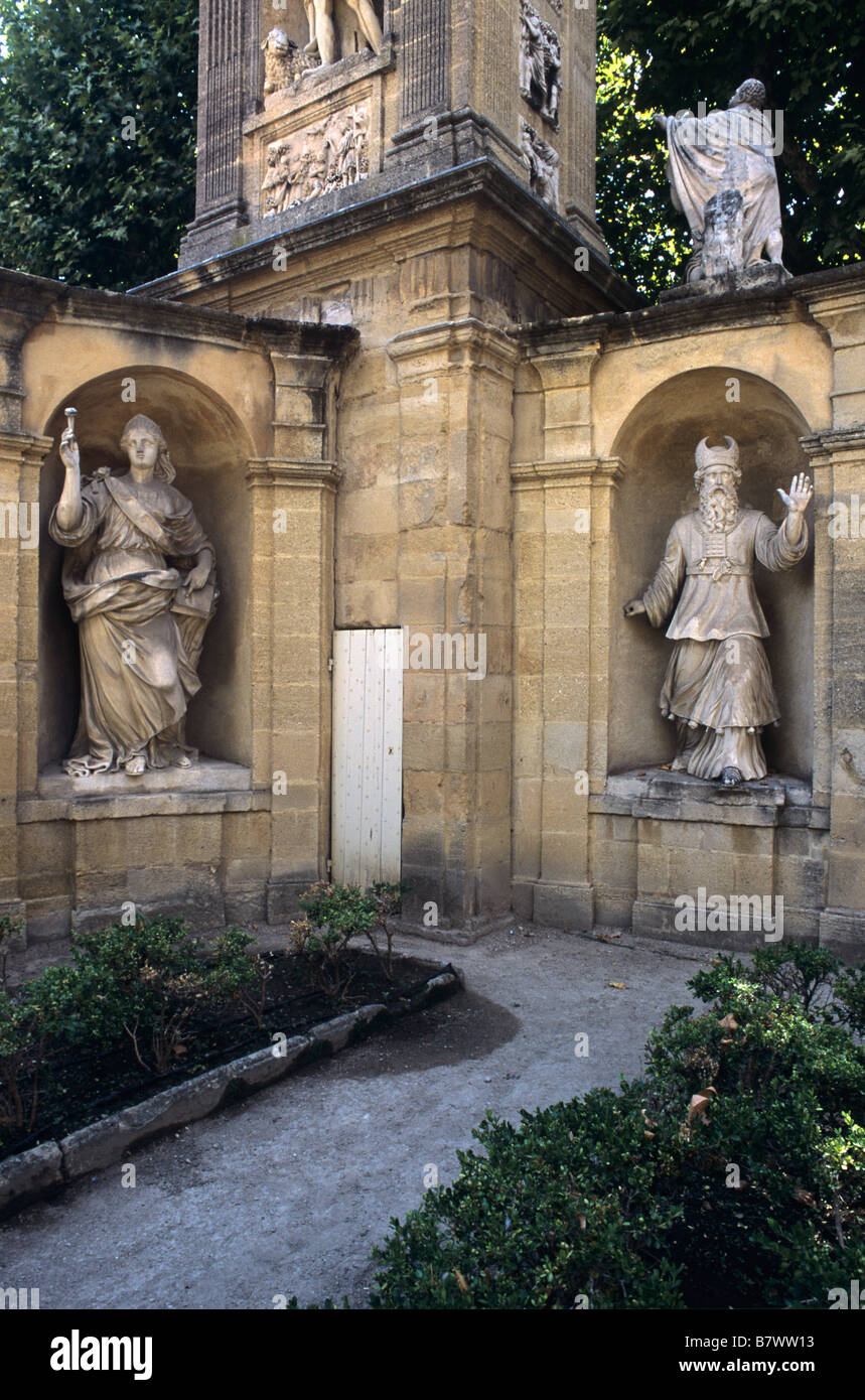 Statues of Deborah & Aaron the Levite, brother of Moses & First High ...