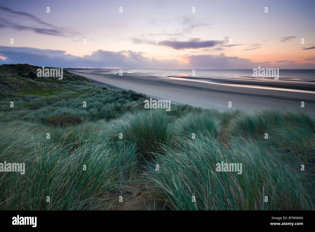 Sunrise at dundrum bay hi-res stock photography and images - Alamy