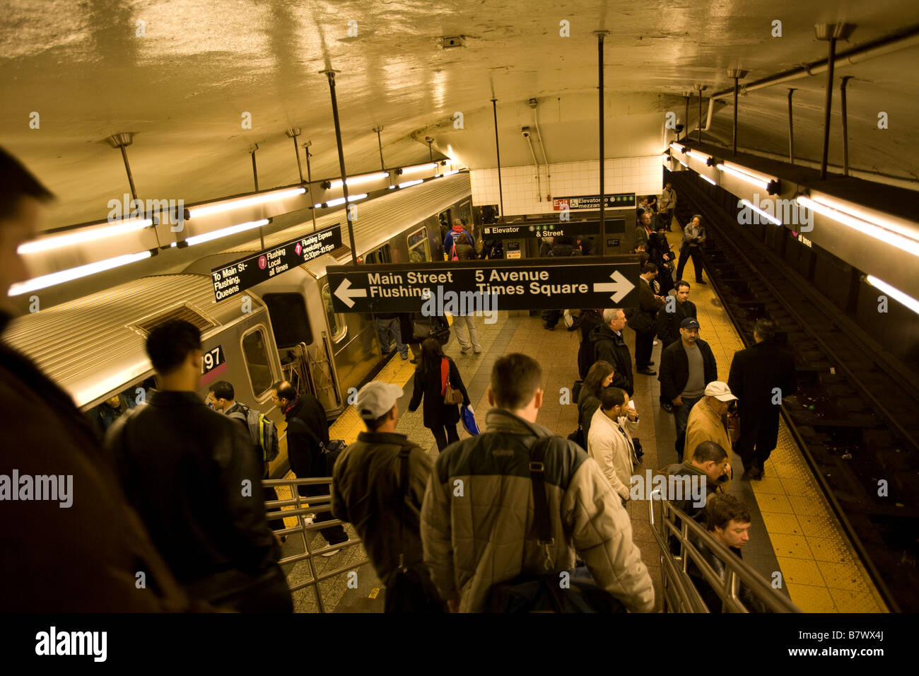 42nd Street Grand Central Station subway stop in Manhattan Stock Photo ...