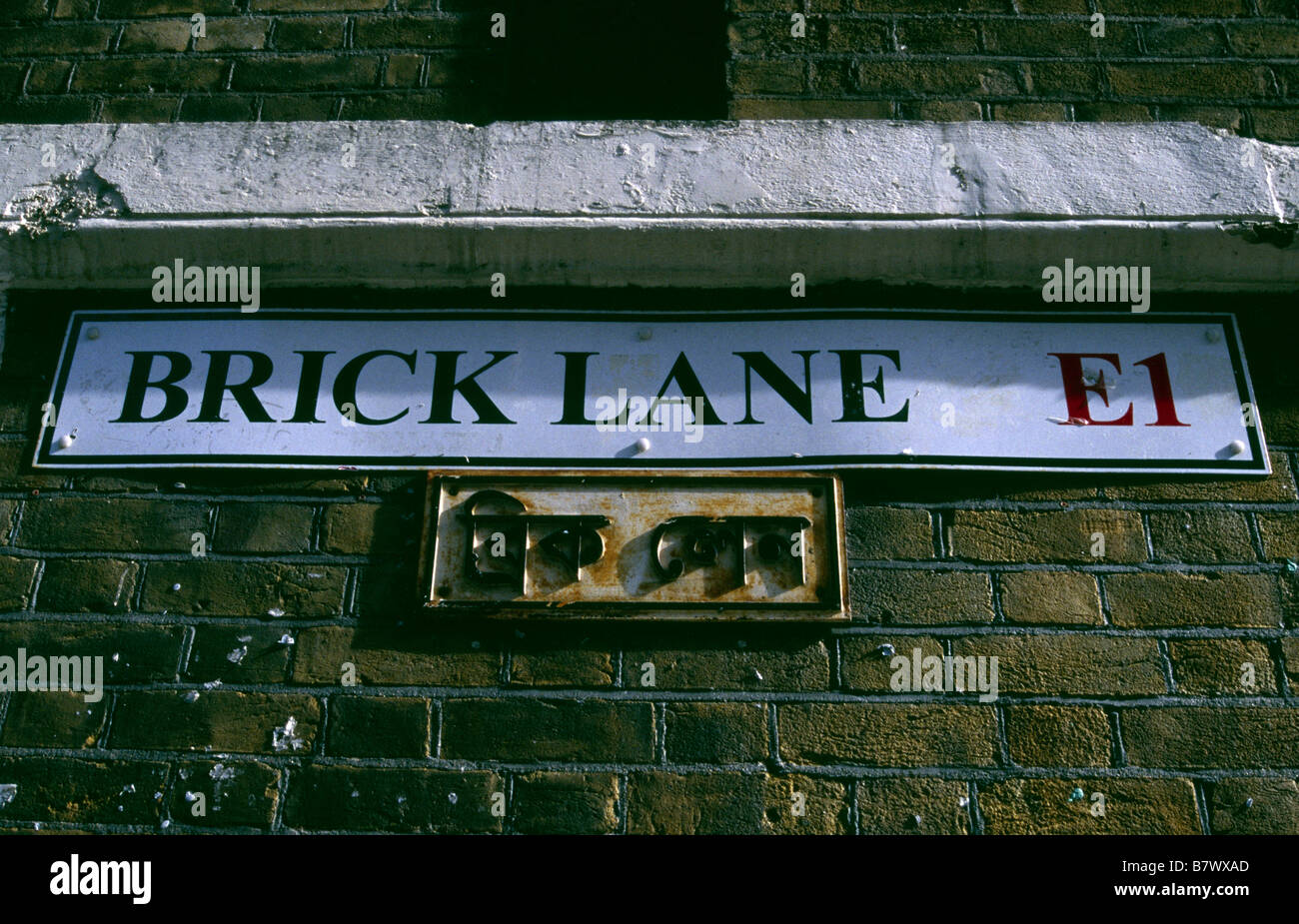Brick lane street sign hi-res stock photography and images - Alamy