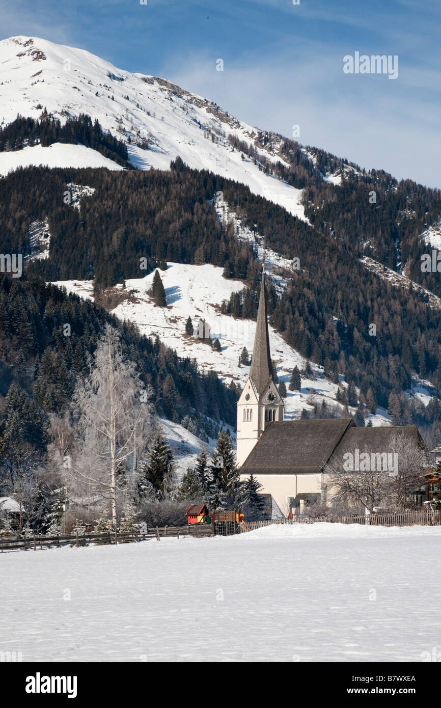 Alpine churches hi-res stock photography and images - Alamy