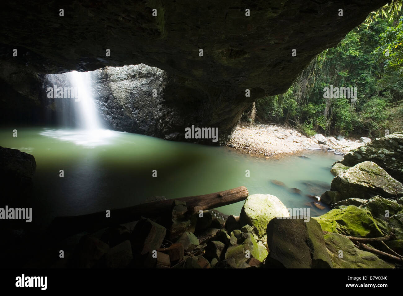 Natural Arch Springbrook National Park Queensland Australia Queensland ...