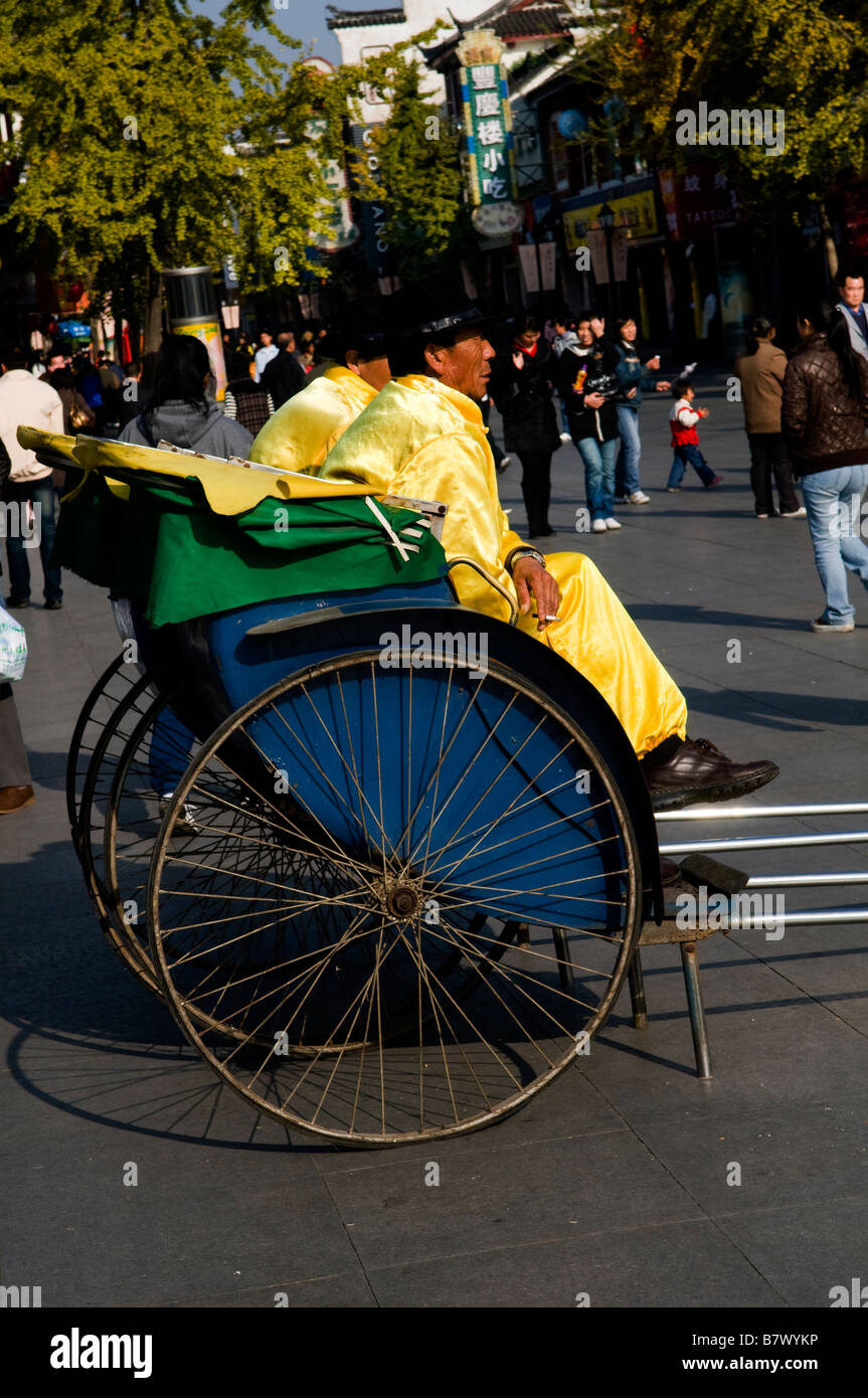 Old rickshaw china hi-res stock photography and images - Alamy