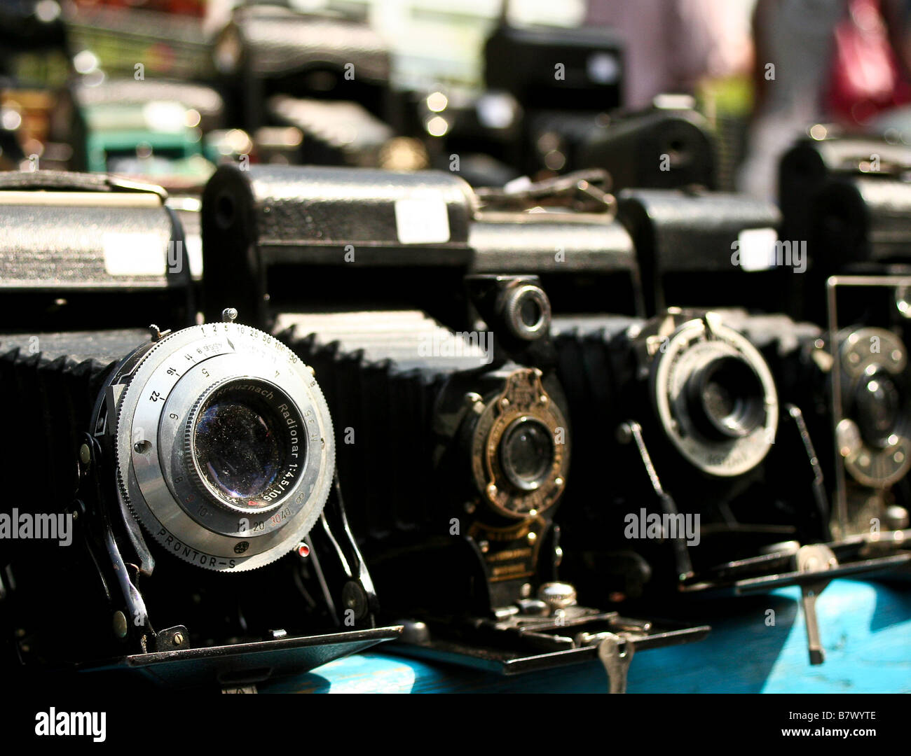 Vintage cameras pictures hi-res stock photography and images - Alamy