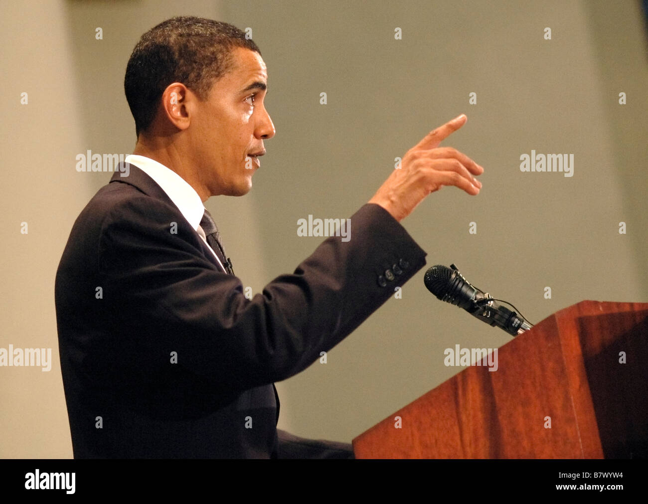 Politician hand gesture hi-res stock photography and images - Alamy