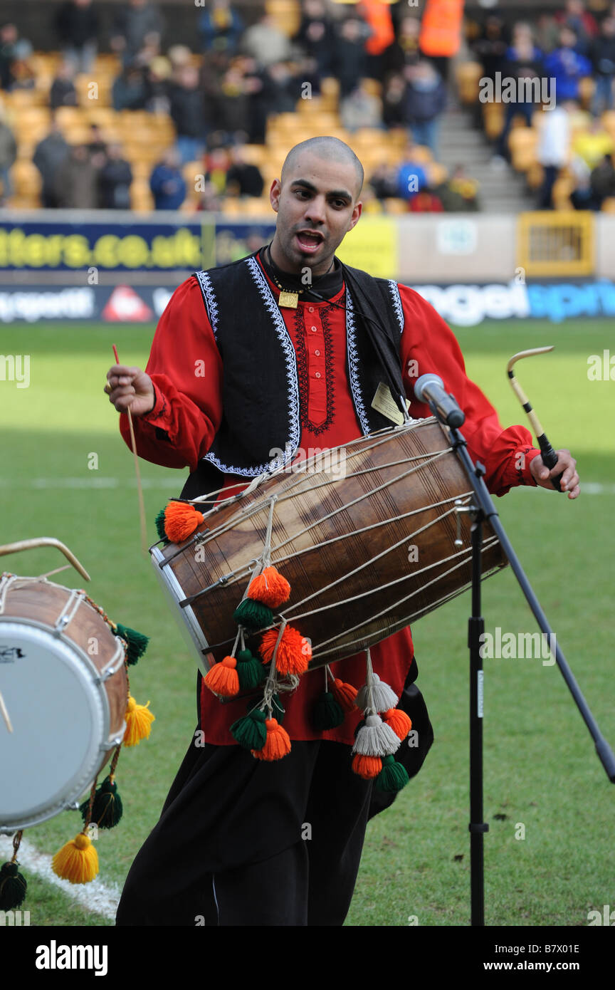 Bhangra drum hi-res stock photography and images - Alamy