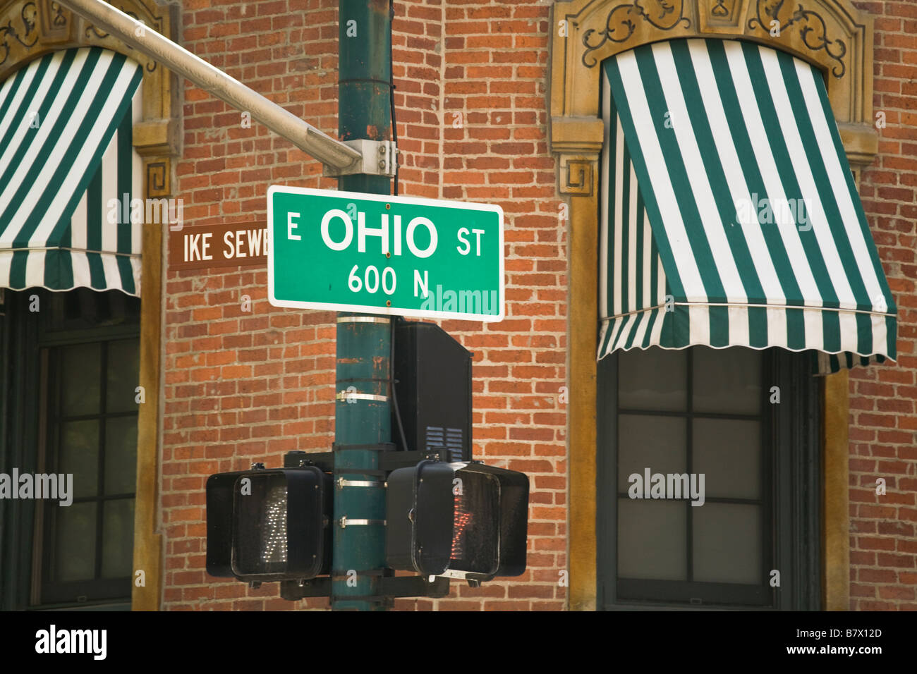 North america traffic signal hi-res stock photography and images - Alamy