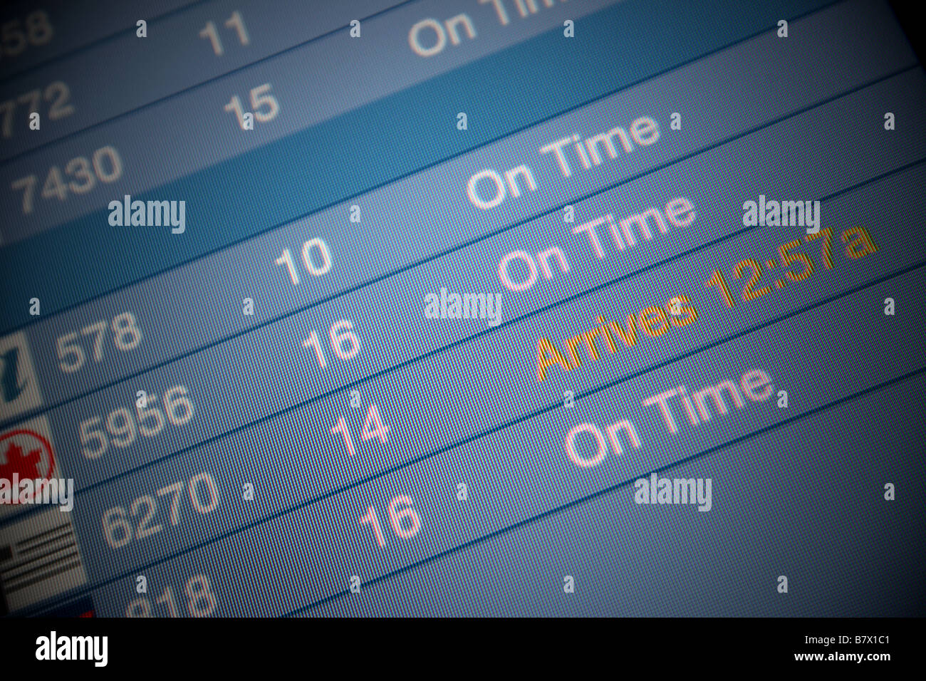 Flight status board on time hi-res stock photography and images - Alamy