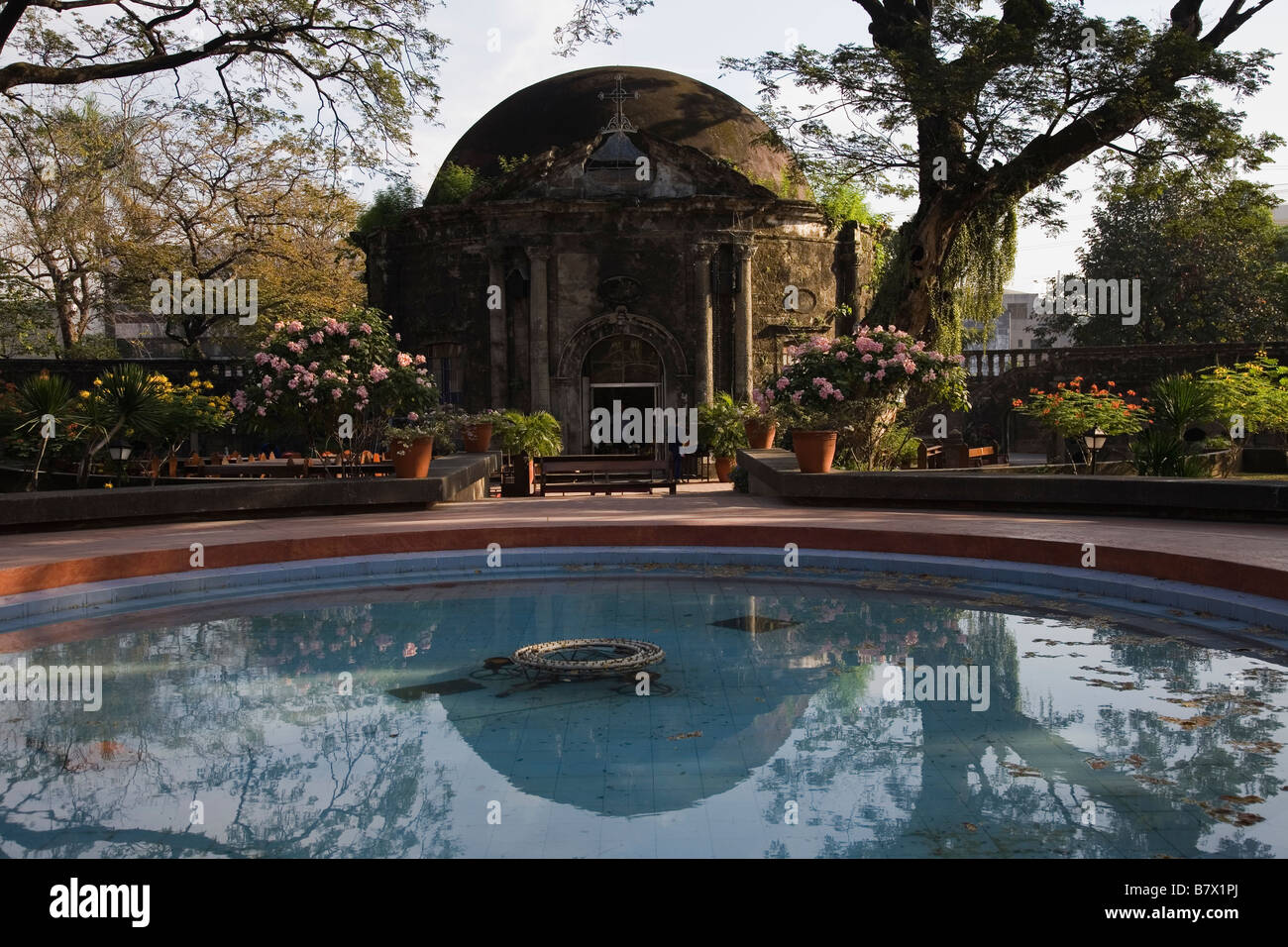 Paco park manila dome hi-res stock photography and images - Alamy