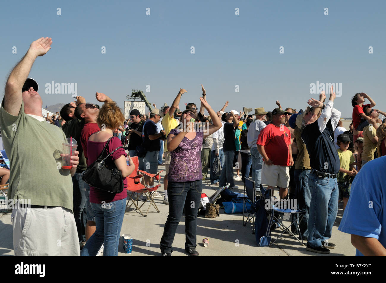 Aerial view audience crowd audience hi-res stock photography and images ...