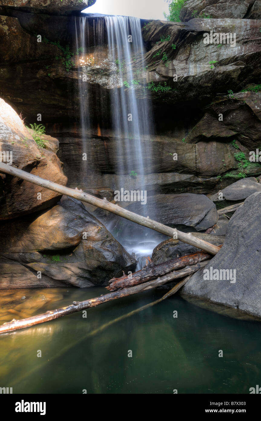 Eagle Falls waterfall at Cumberland Falls State Park Kentucky undercut ...