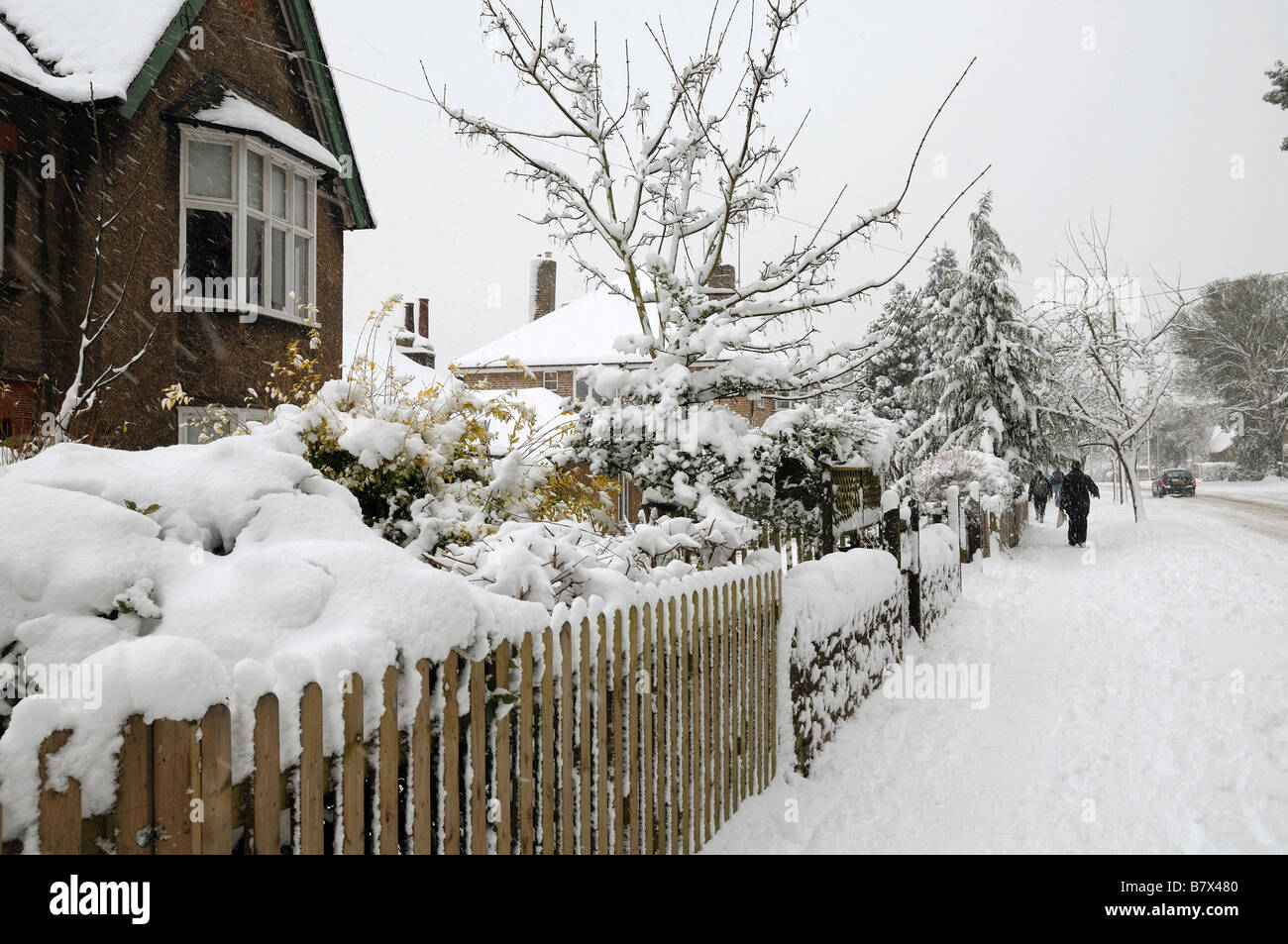 Heavy snowfall, Oundle, Northamptonshire, England, Feb 2009 Stock Photo ...