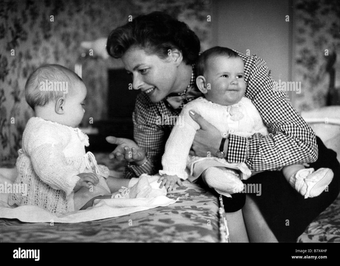 Ingrid bergman and children hi-res stock photography and images - Alamy