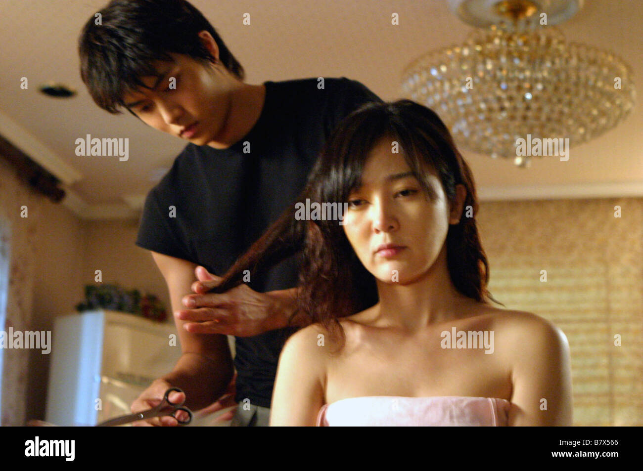 Locataires Bin-jip / 3-Iron Year: 2004 - South Korea / Japan Seung-yeon Lee, Hee Jae Stock Photo ...