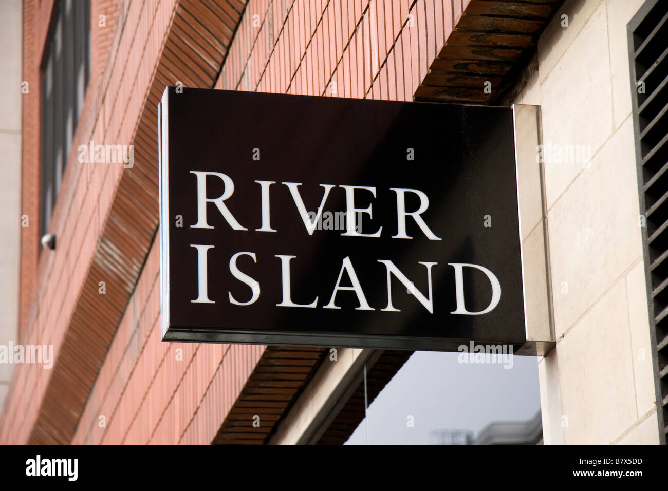 River island logo hi-res stock photography and images - Alamy