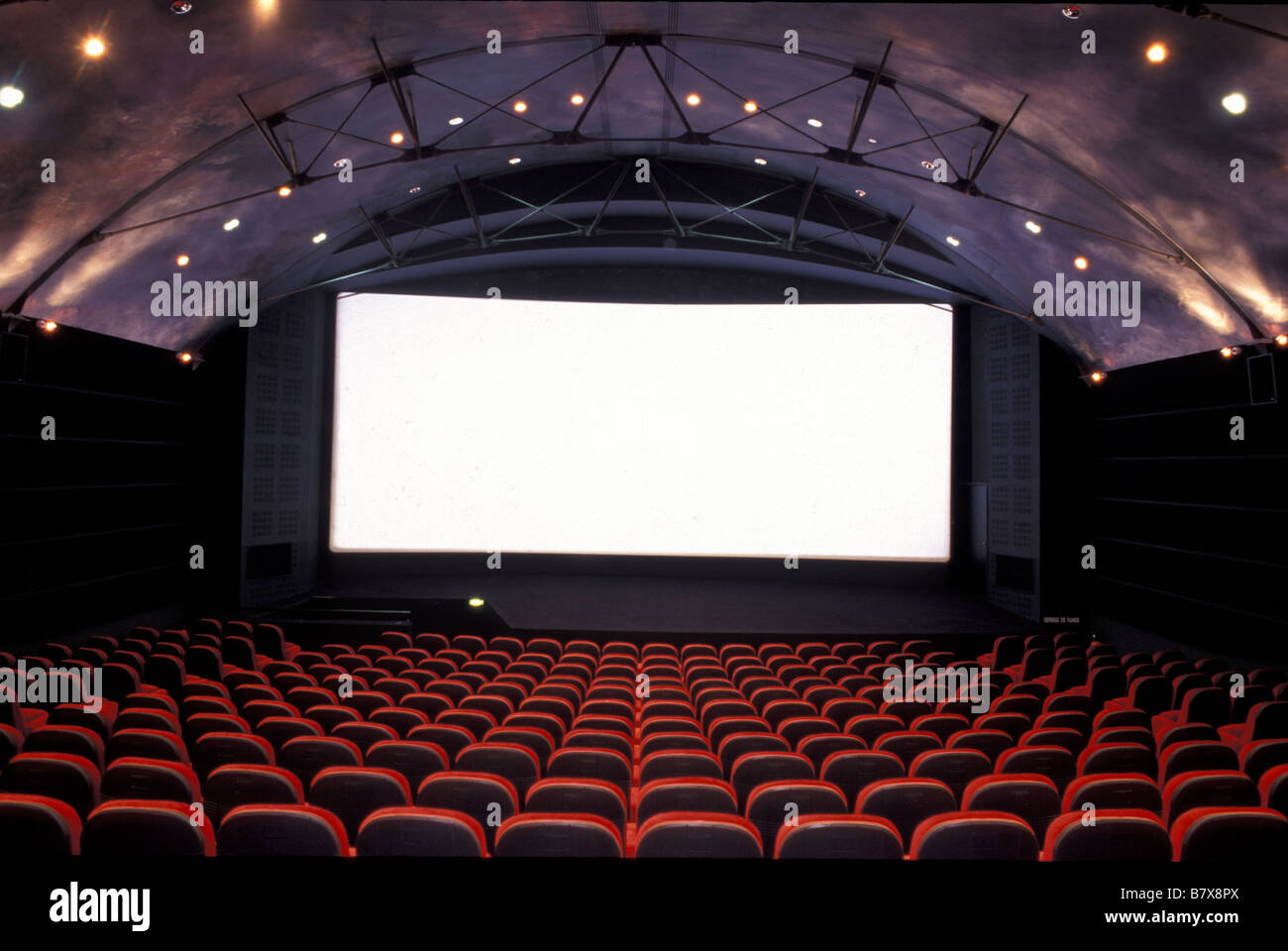 Movie theatre screen hi-res stock photography and images - Alamy