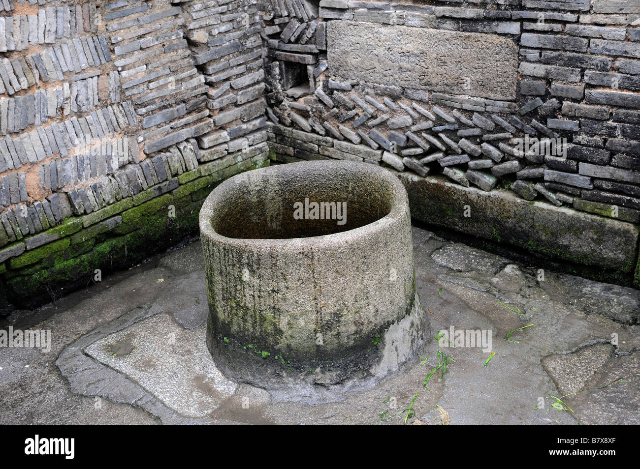 Ancient water well is still used in Tianbao village, Yifeng, Jiangxi ...