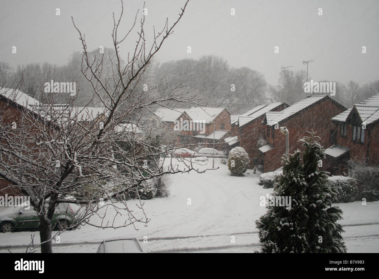 Snowing heavy hi-res stock photography and images - Alamy