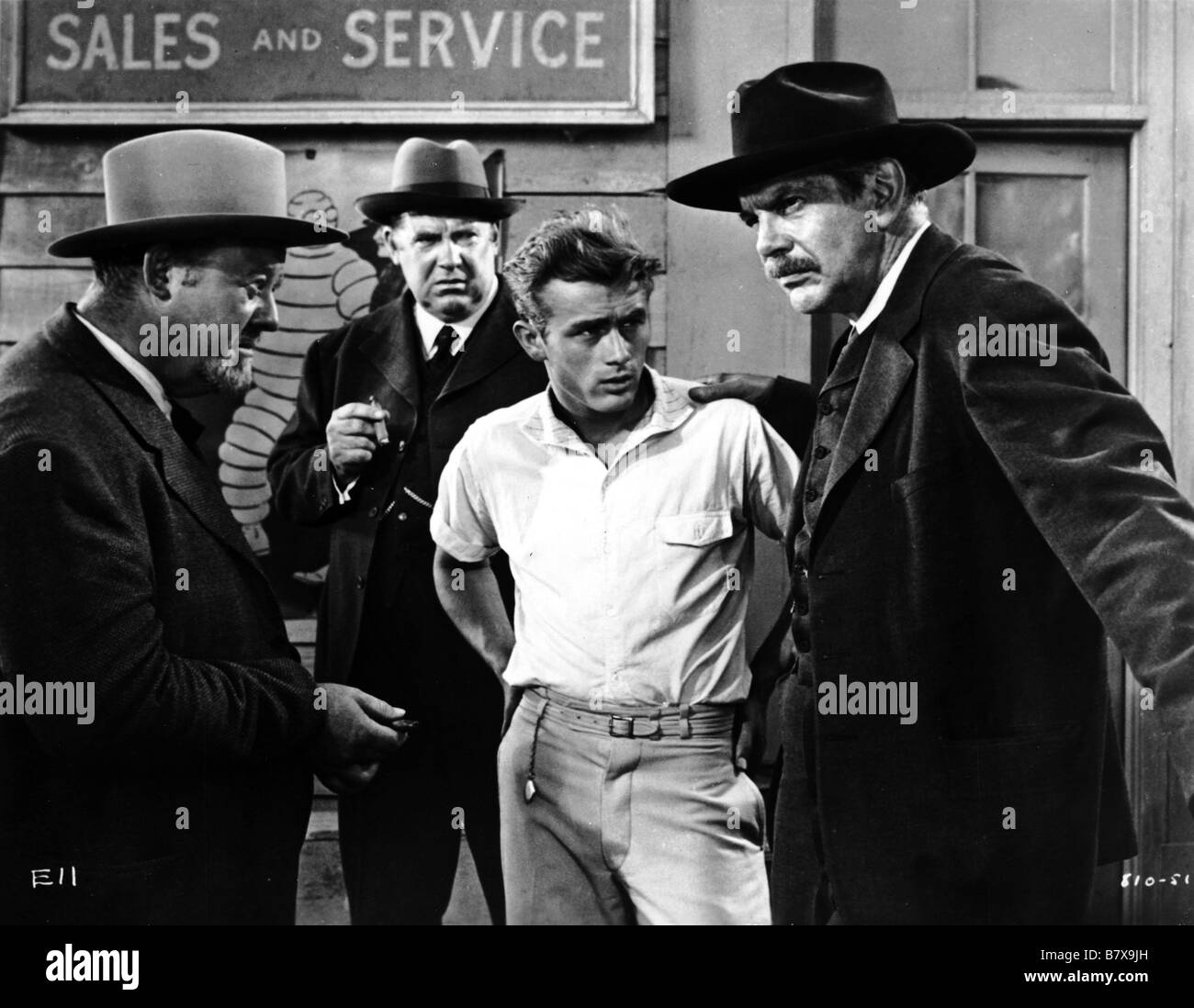 East of Eden Year: 1955 USA Raymond Massey, James Dean, Burl Ives ...