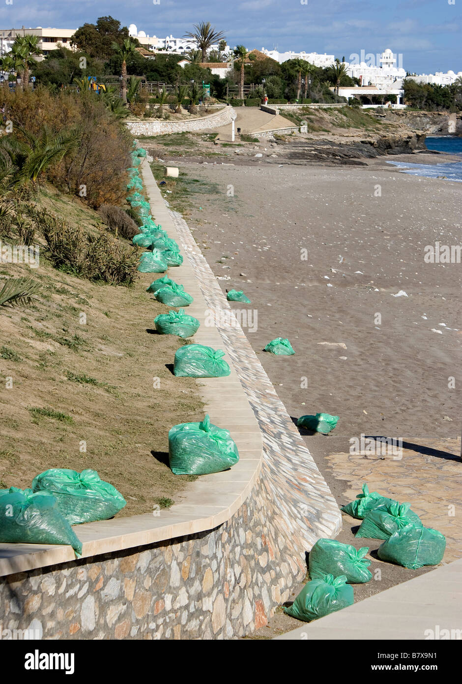Green sand bags hi-res stock photography and images - Alamy