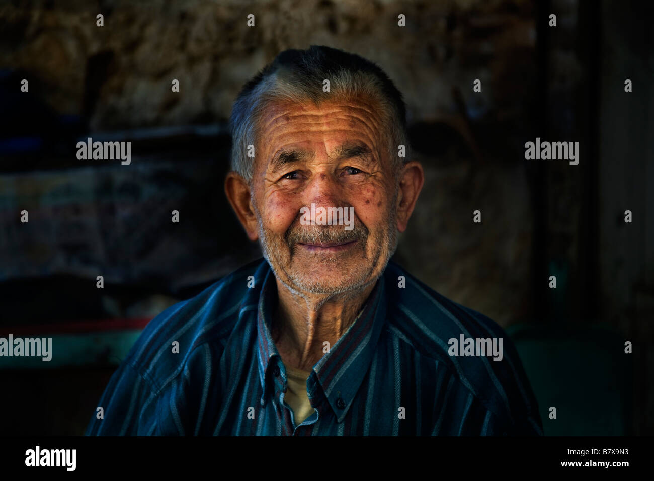 Old turkish man hi-res stock photography and images - Alamy