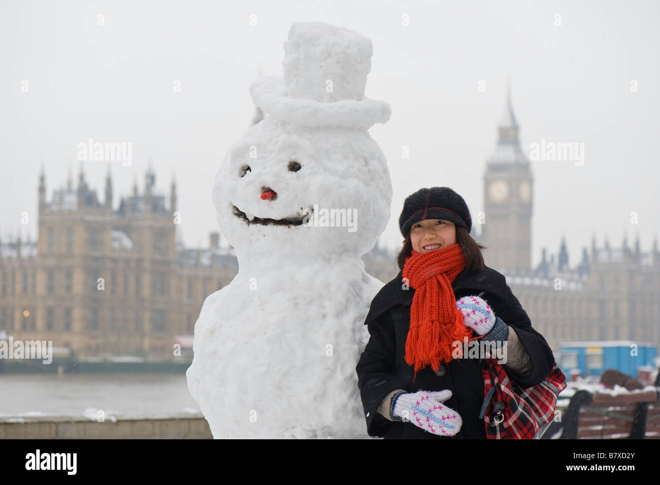 Snow London Embankment High Resolution Stock Photography and Images - Alamy